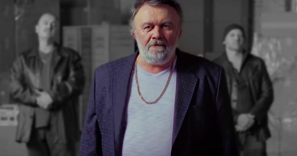 Óriási lelkierő! Három nappal fia halála után már színpadra áll Csuja ...